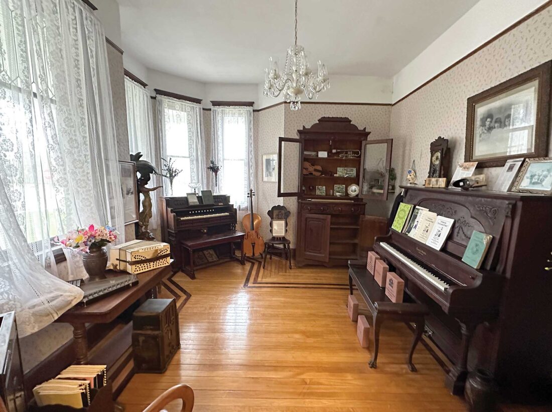 Memory tours: Harbour House offers 2 floors of exhibits in Crystal ...